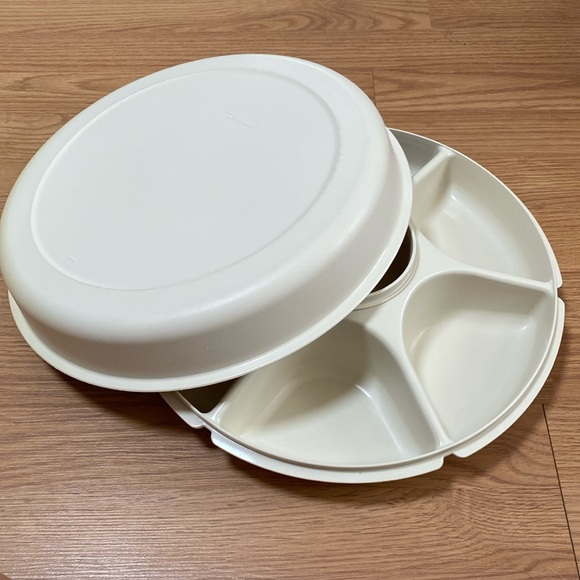 Tupperware | Kitchen | Vintage Retro Tupperware Party Platter With Lid ...